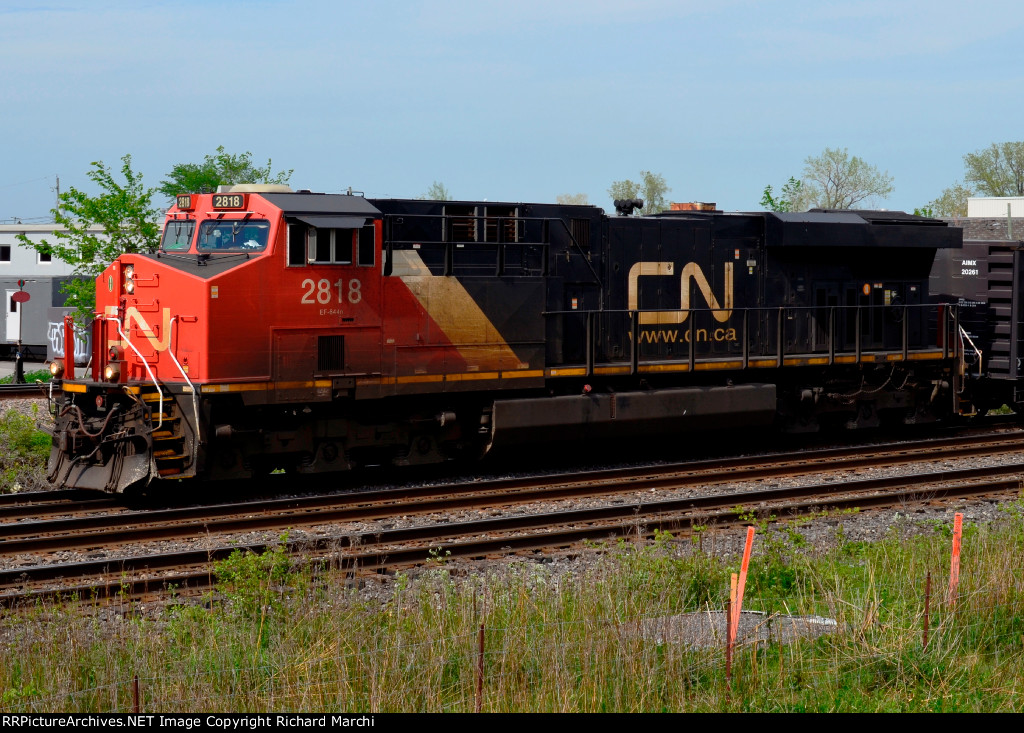 CN 2818